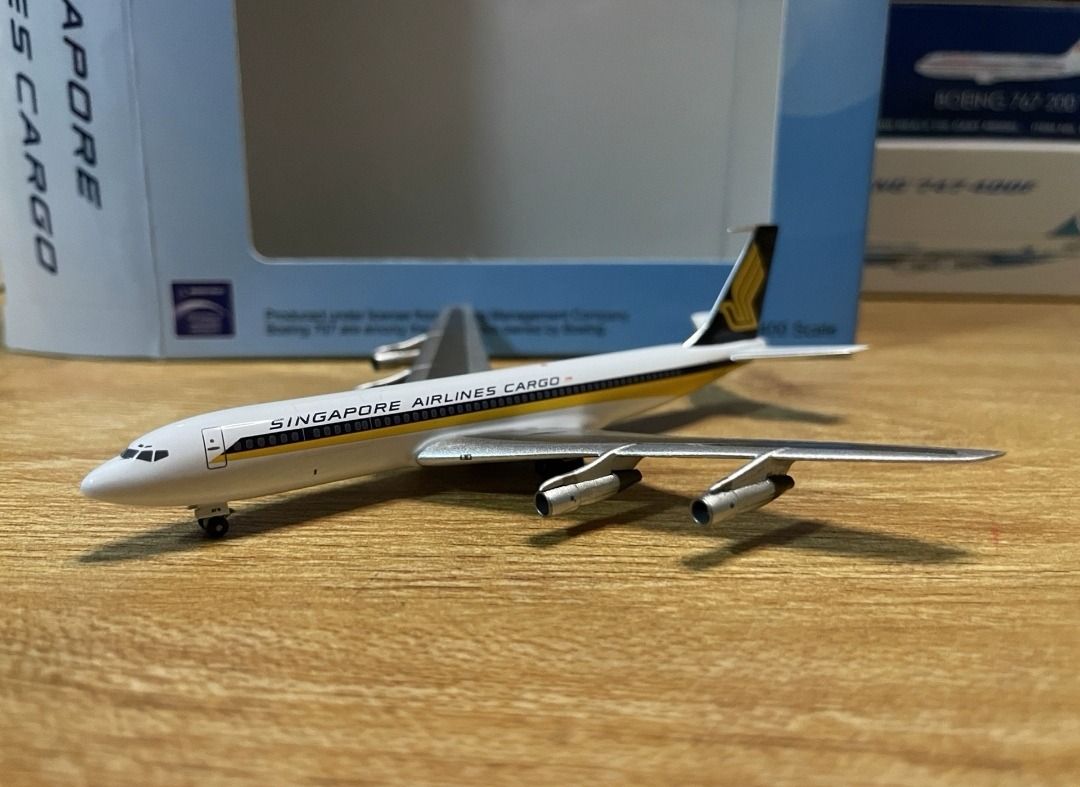 Singapore Airline (SIA) Boeing 707-320C Model (1:400) [First Airplane ...