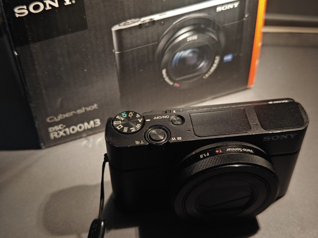 SONY RX100 m3 mark3, Photography, Cameras on Carousell