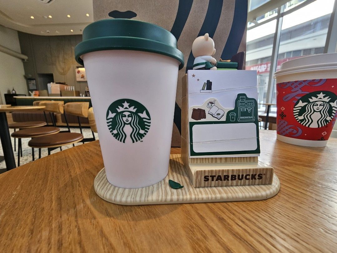 Starbucks Table Stationary Stand, Hobbies & Toys, Collectibles ...