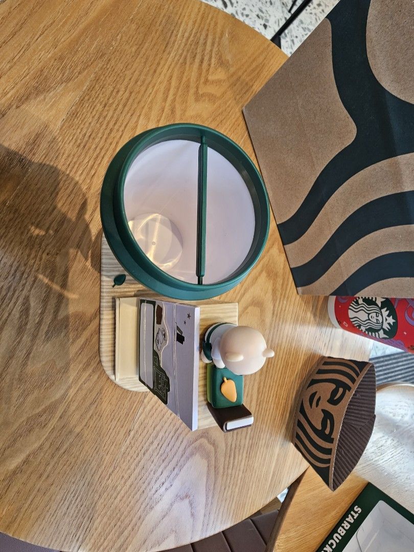 Starbucks Table Stationary Stand, Hobbies & Toys, Collectibles ...