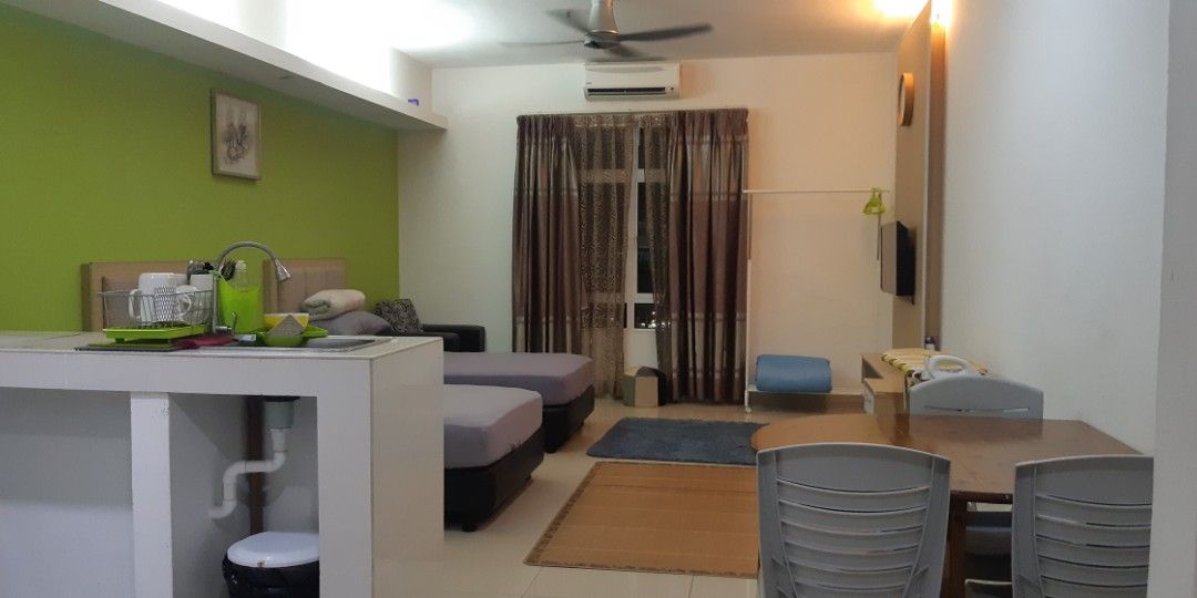 Studio Unit Apartment 400 Kaki Persegi, Property, For Sale on Carousell