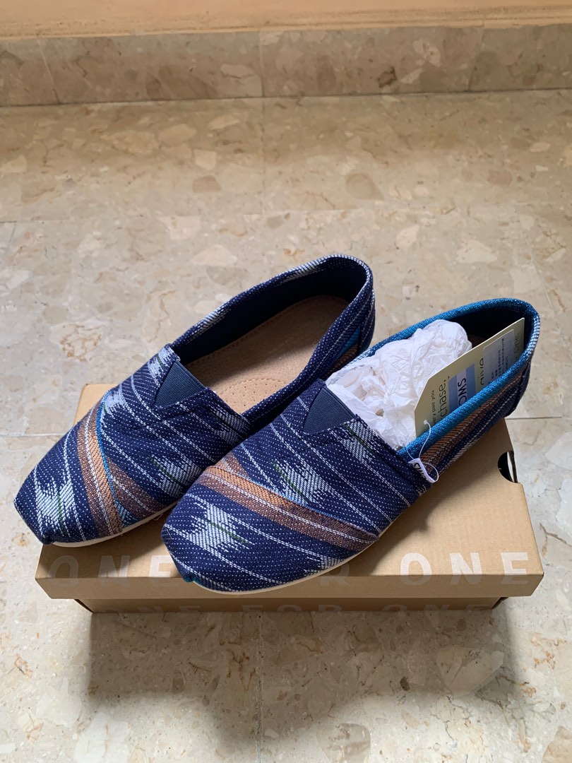 TOMS men shoes, Men's Fashion, Footwear, Casual shoes on Carousell