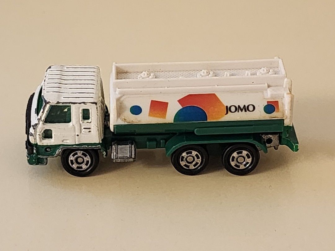 【米舖TOY】 7成新 TAKARA TOMY TOMICA #57 Nissan Diesel Tank Lorry Jomo 油車 淨車 車仔, 興趣及遊戲, 玩具 & 遊戲類 ...