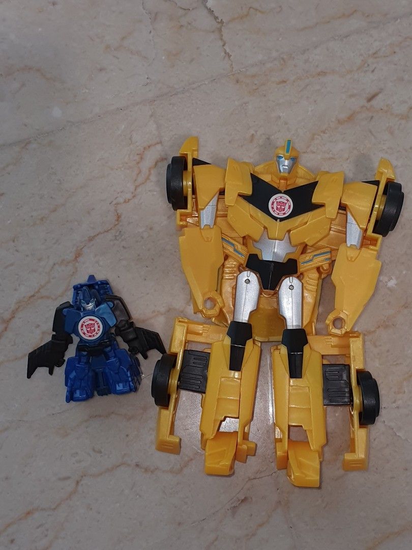 Transformers bumblebee+ friend, Hobbies & Toys, Toys & Games on Carousell