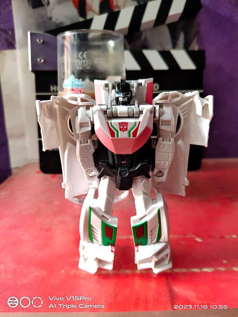 Transformers Cyberverse One Step Wheeljack, Toys & Collectibles, Mainan di Carousell