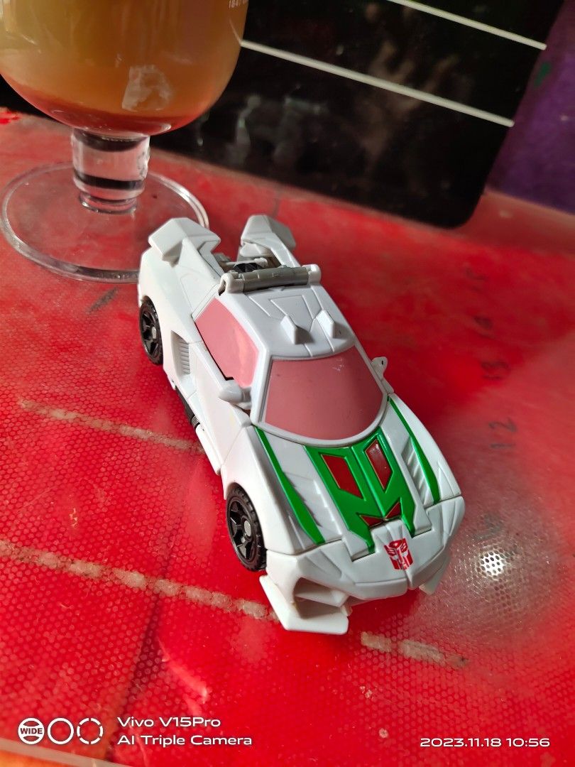 Transformers Cyberverse One Step Wheeljack, Toys & Collectibles, Mainan di Carousell