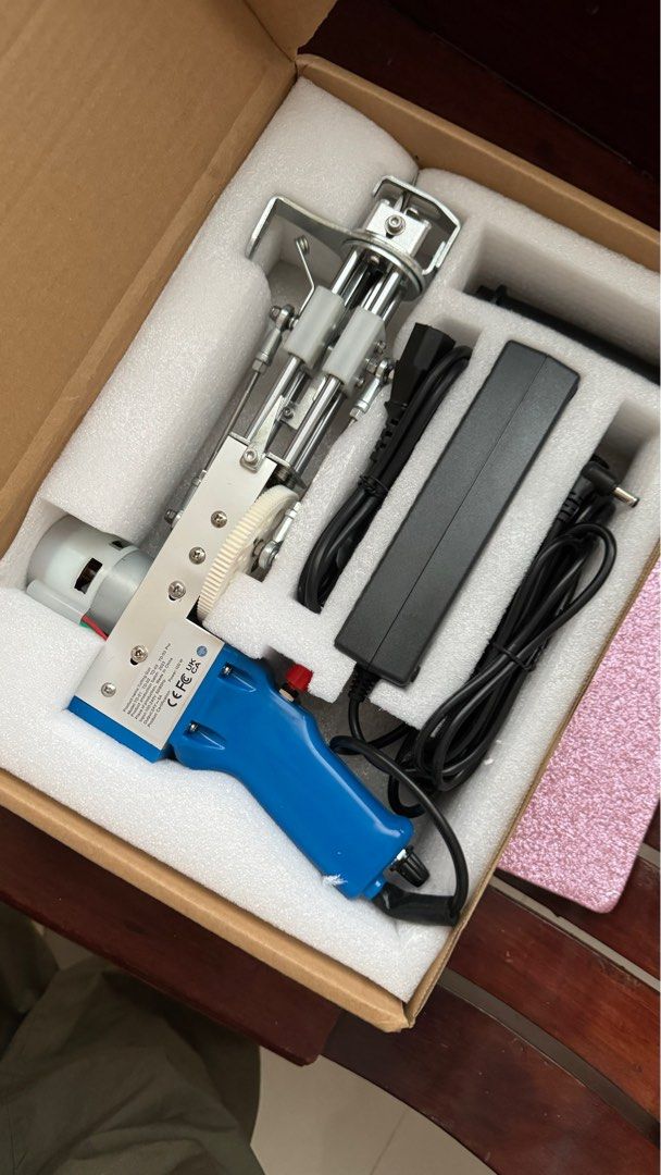 Tufting Gun / carper rug tufting gun, Hobbies & Toys, Stationary ...