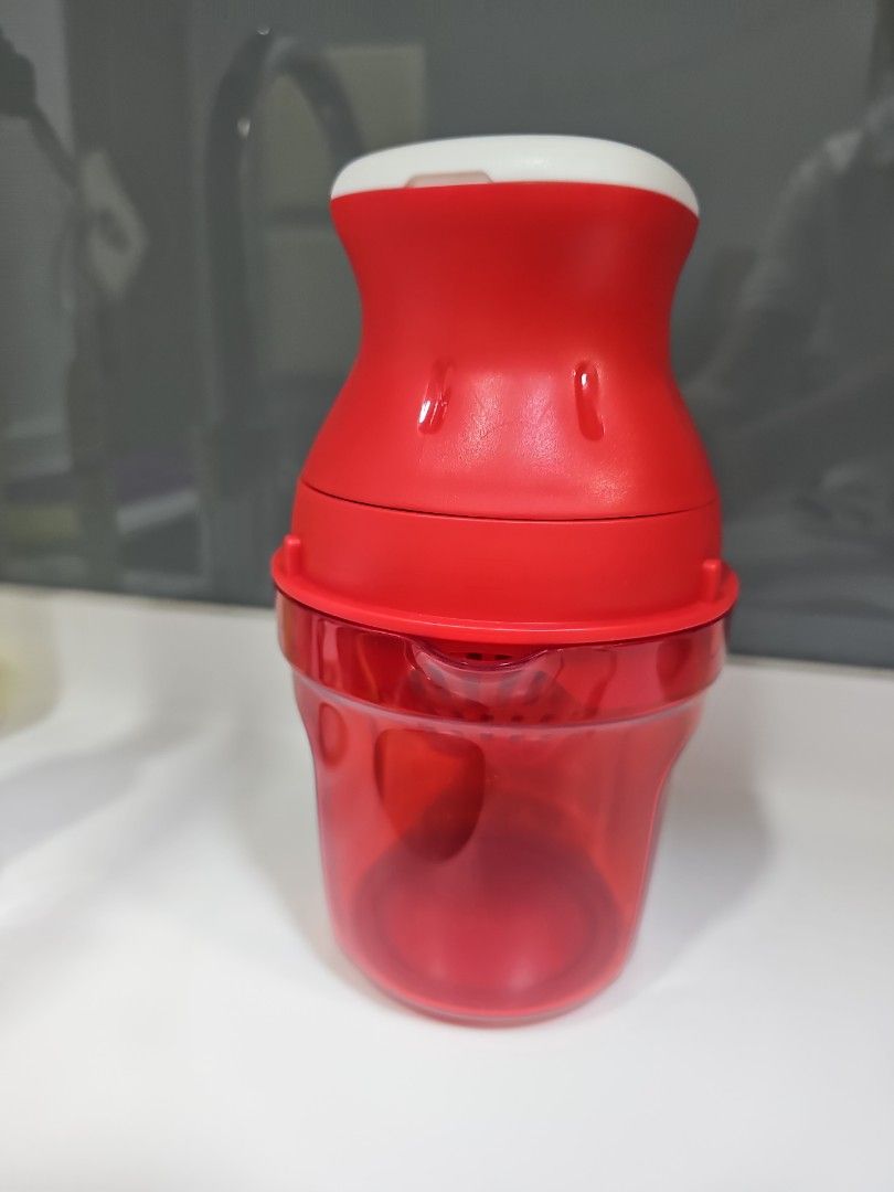 Tupperware manual juice extractor, TV & Home Appliances, Kitchen ...