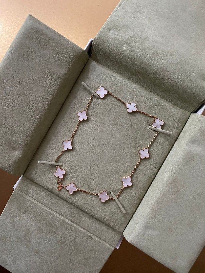 Van Cleef 10 motif, Women's Fashion, Jewelry & Organisers, Necklaces on ...
