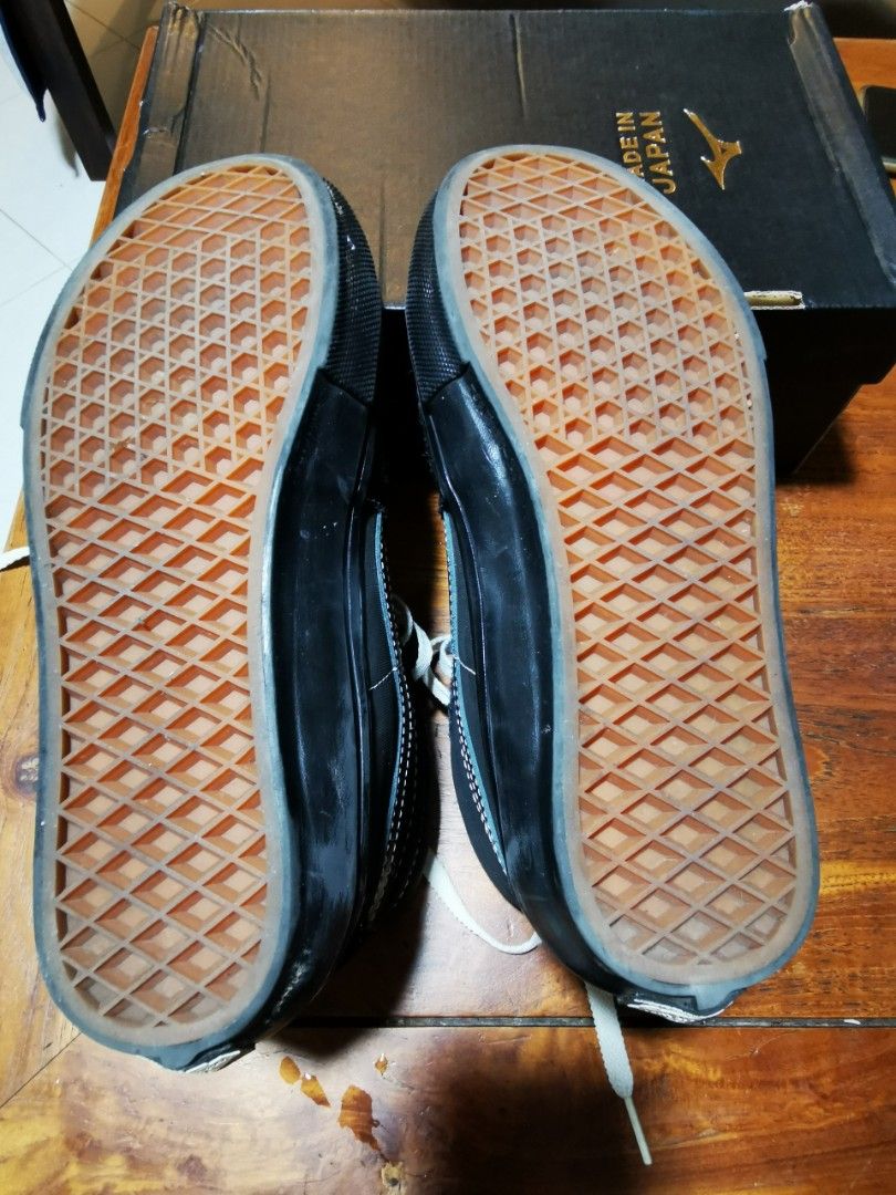 Van's hightop shoe, Women's Fashion, Footwear, Shoe inserts on Carousell