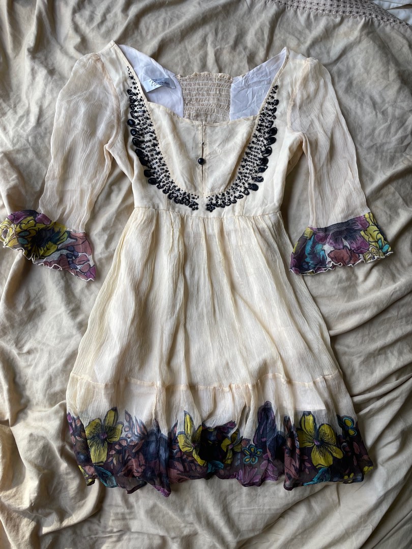 Vintage cream flowly Victorian flora dress, Women's Fashion, Dresses ...