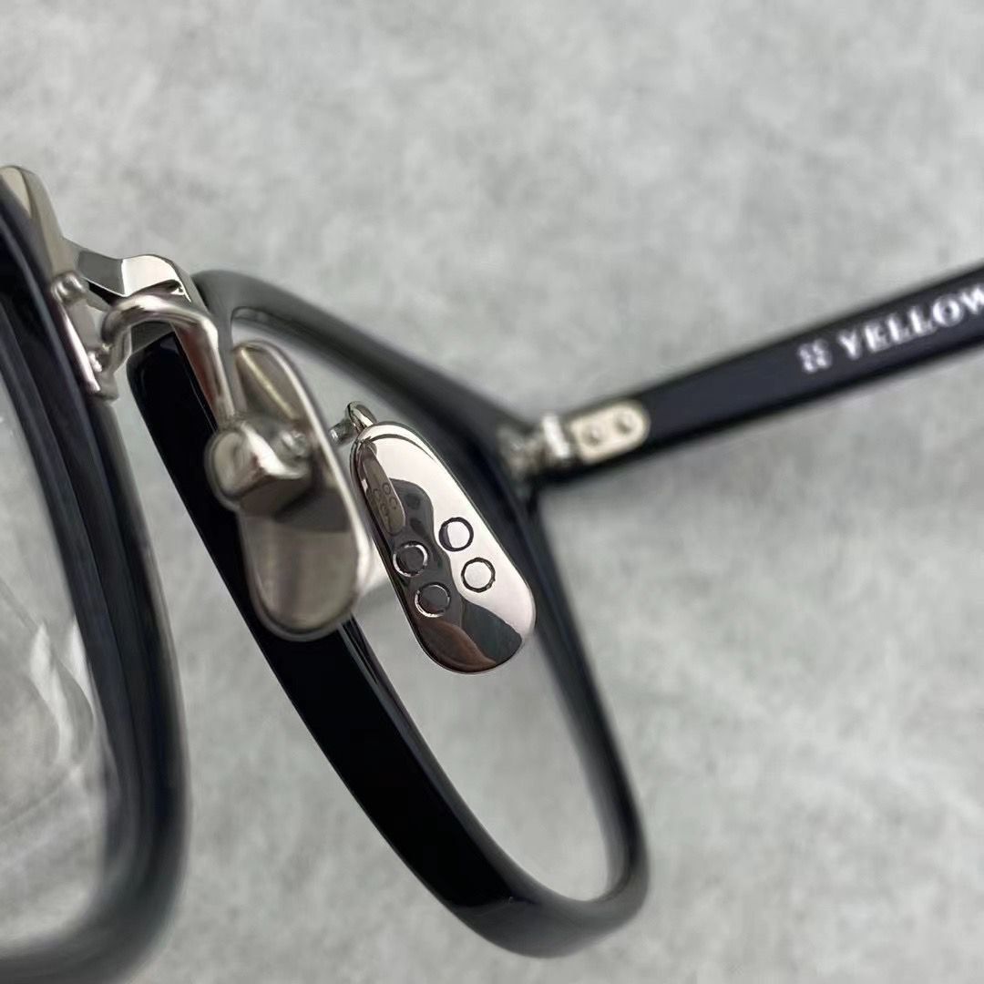 Yellow Plus Stacy on Carousell