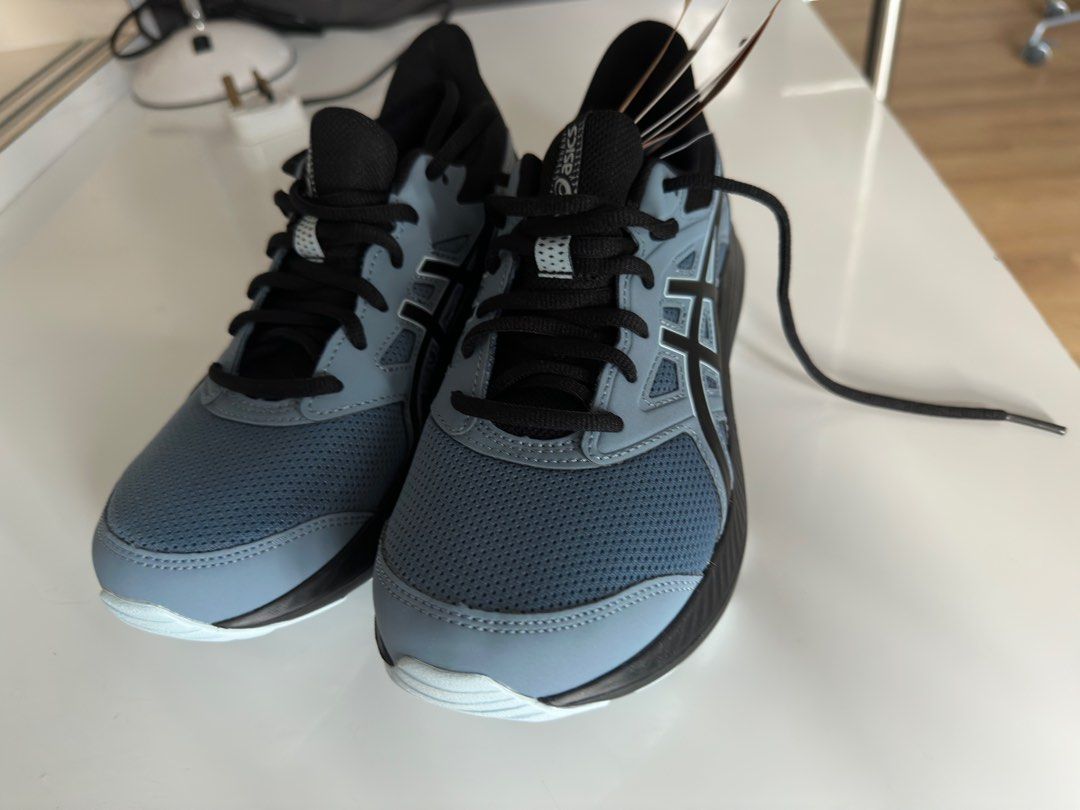 Asics running shoes, Women's Fashion, Footwear, Sneakers on Carousell