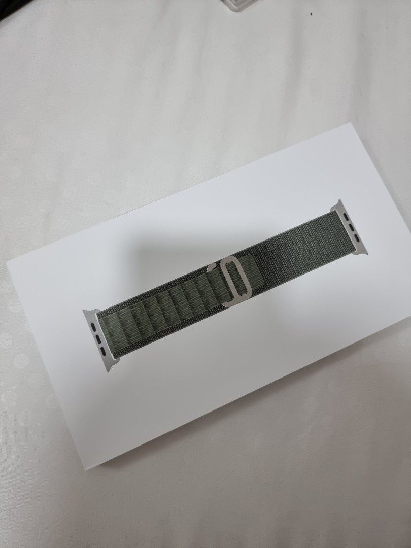 BNIB Green Alpine Loop Apple Watch Strap, Mobile Phones & Gadgets ...