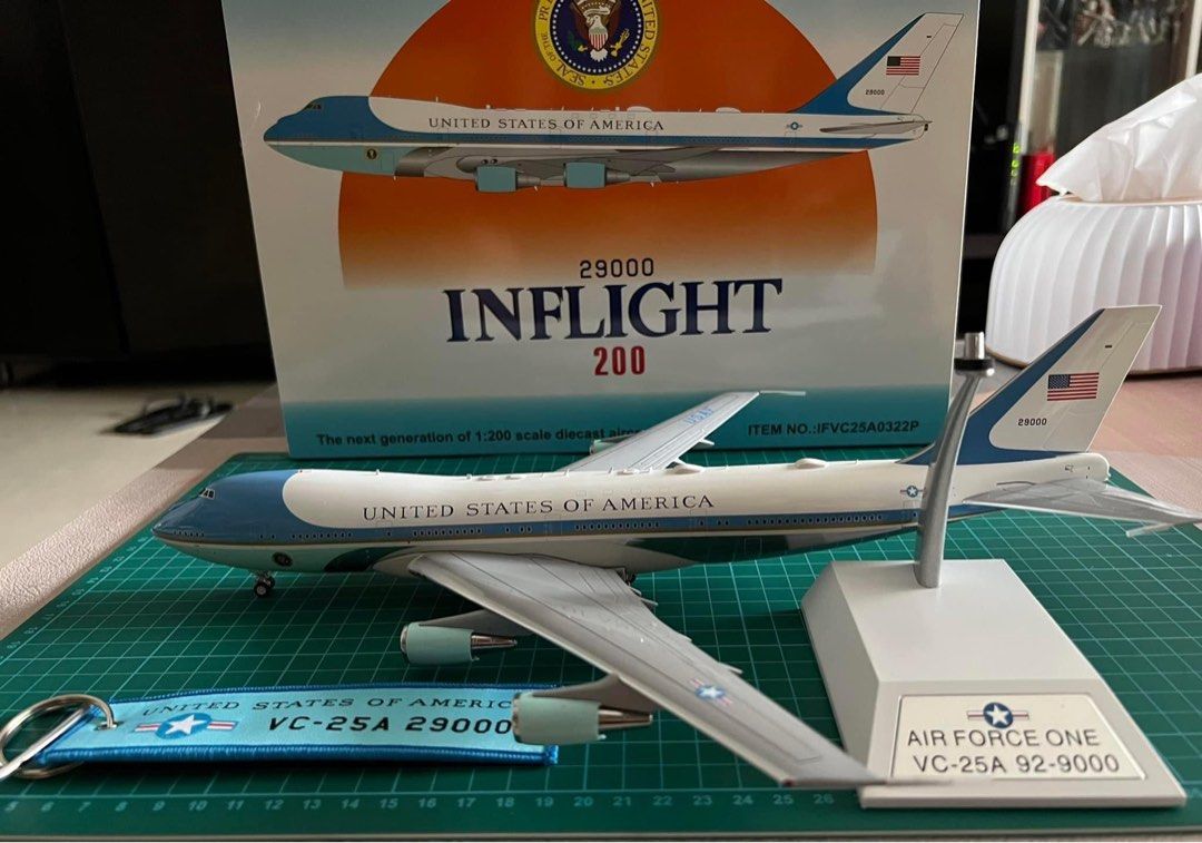 Boeing VC-25A USA Air Force One 29000, Hobbies & Toys, Memorabilia ...