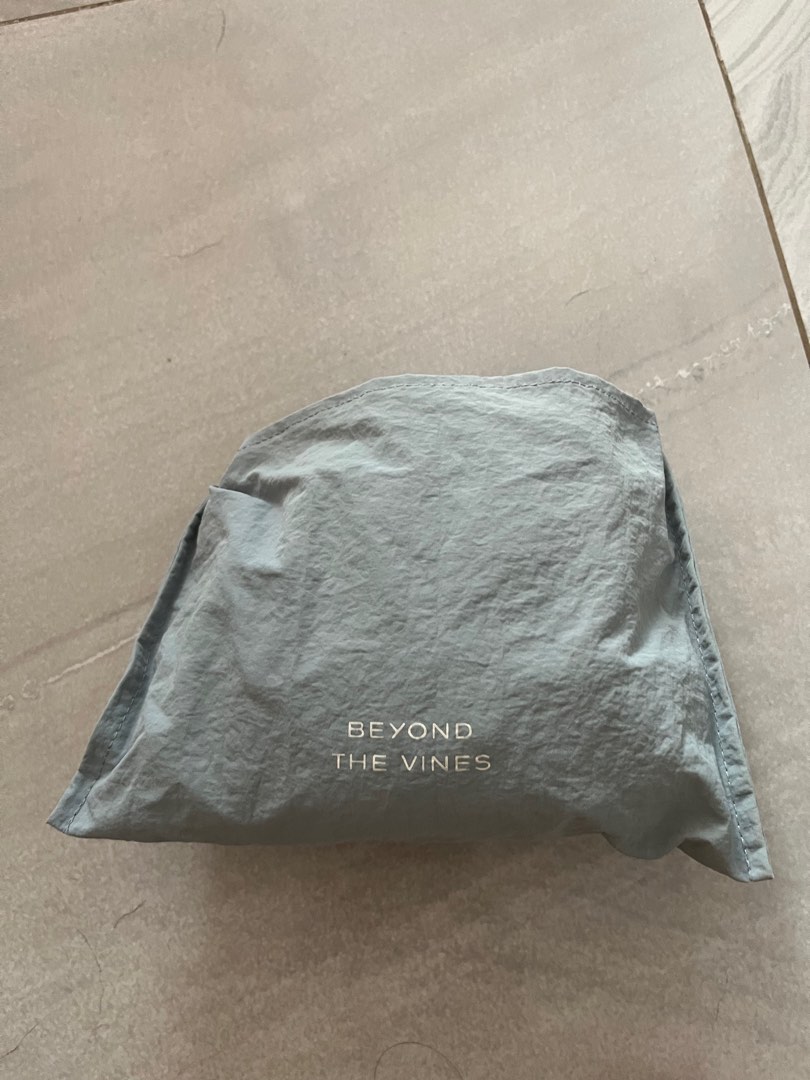 BTV Beyond the Vines Dumpling Bag S Blue, Women's Fashion, Bags ...