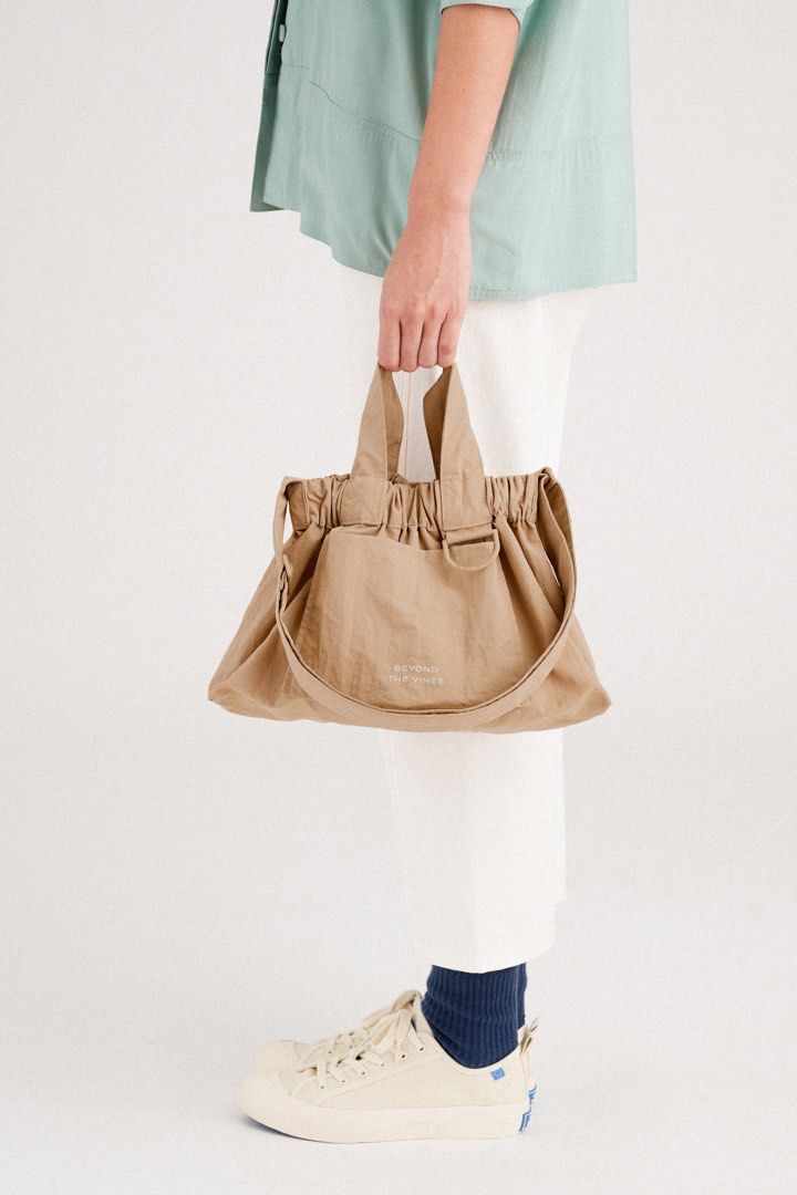 BTV XS Dumpling Bag, Women's Fashion, Bags & Wallets, Cross-body Bags ...