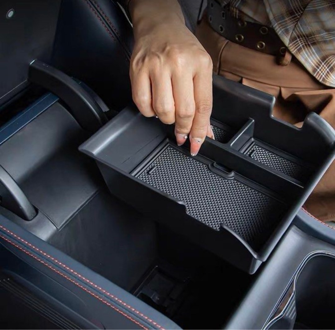 BYD ATTO 3 Organizer (arm rest), Car Accessories, Accessories on Carousell