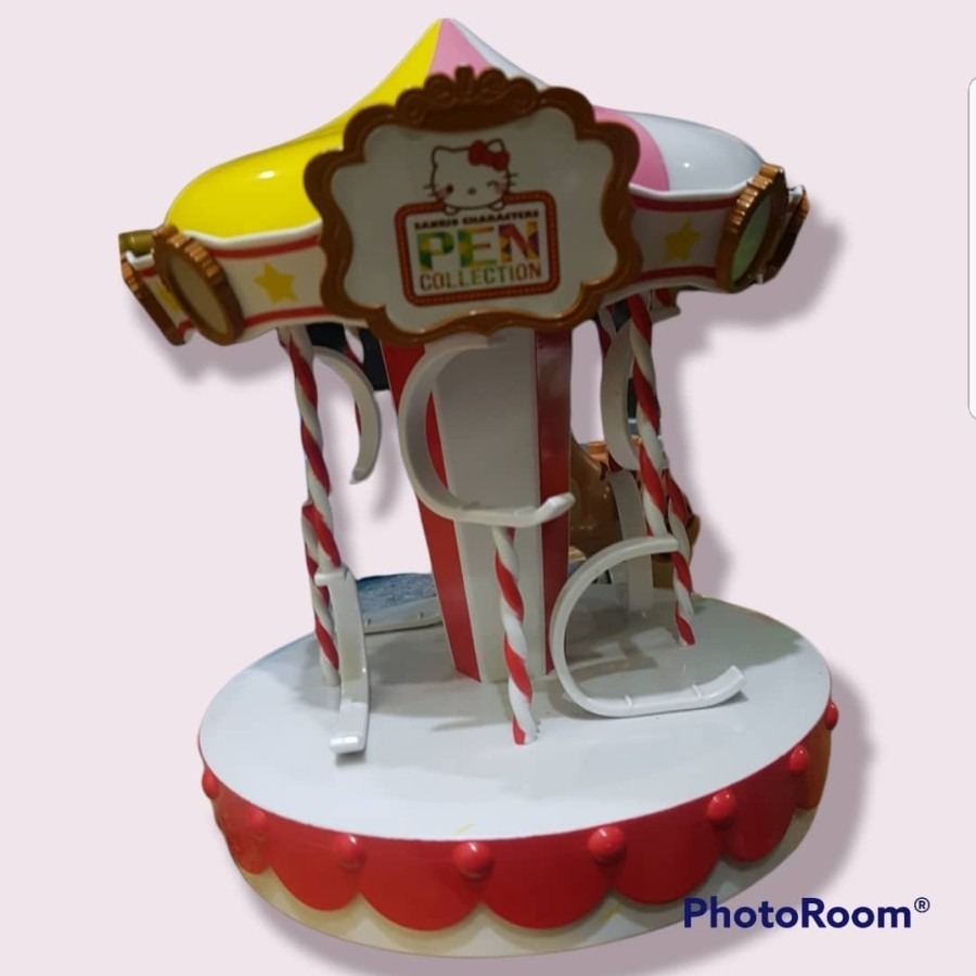 carousel hello kitty seven eleven, Toys & Collectibles, Mainan di Carousell