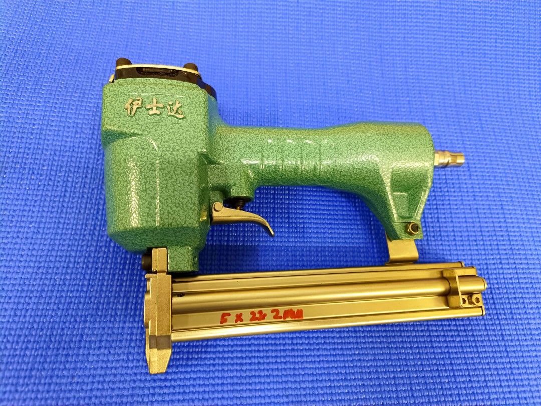 Carpenter pneumatic nail gun 5 x 22.2mm, Furniture & Home Living, Home Improvement ...