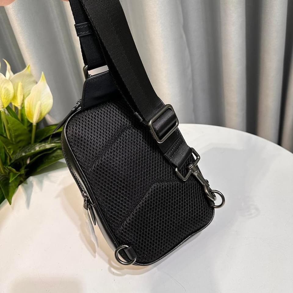 COACH TRACKPACK 14, Men's Fashion, Bags, Sling Bags on Carousell