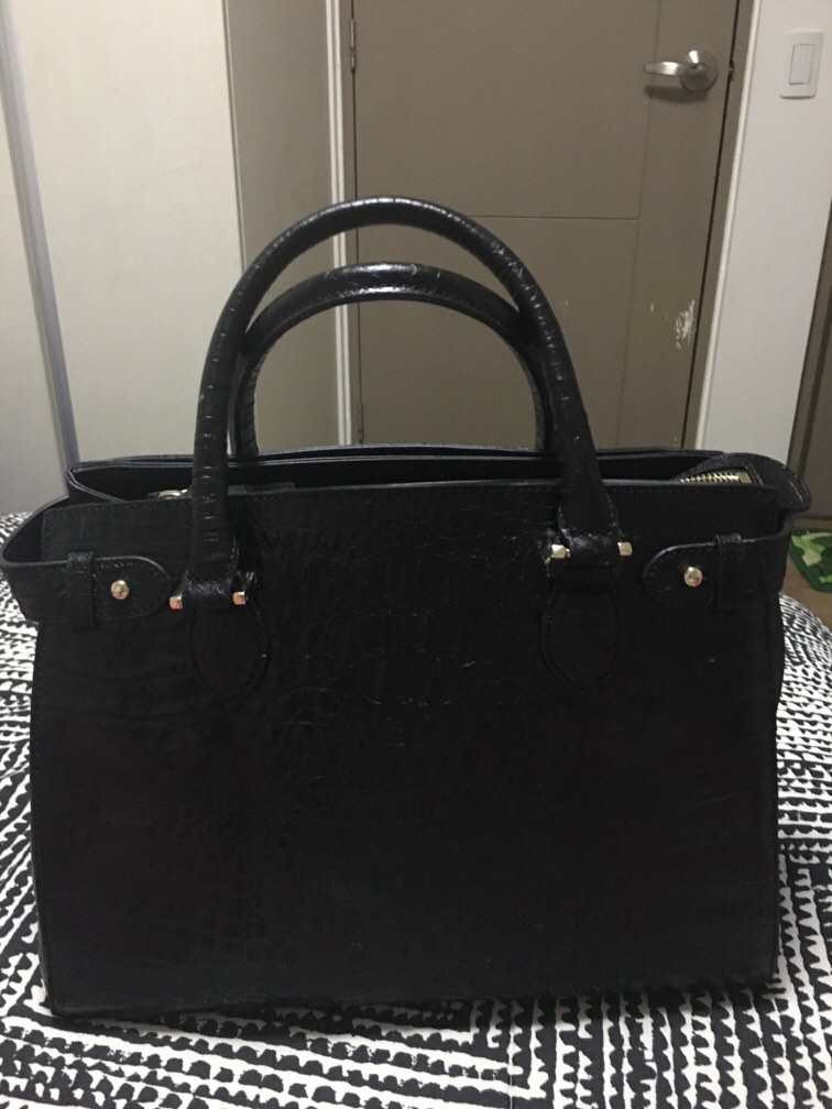 CROCS STAND ALONE HAND BAG, Women's Fashion, Bags & Wallets, Purses ...