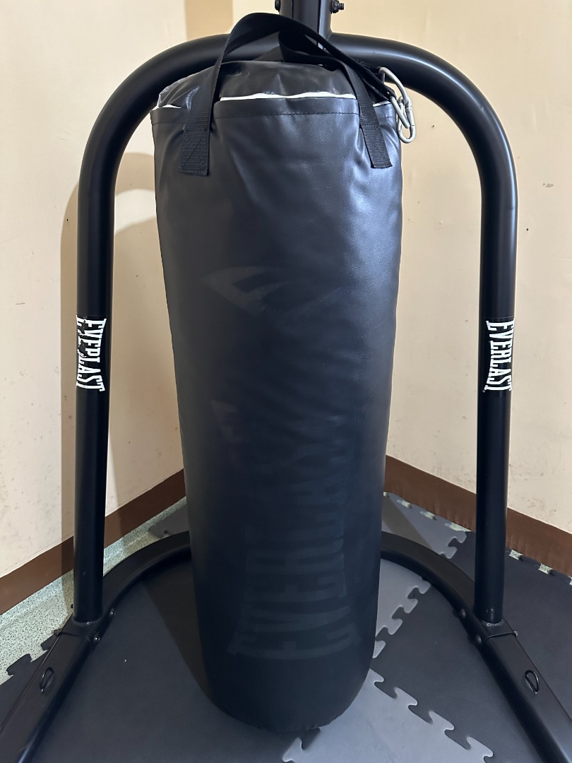Everlast Core Heavy Duty Punching Bag, Sports Equipment, Other Sports ...