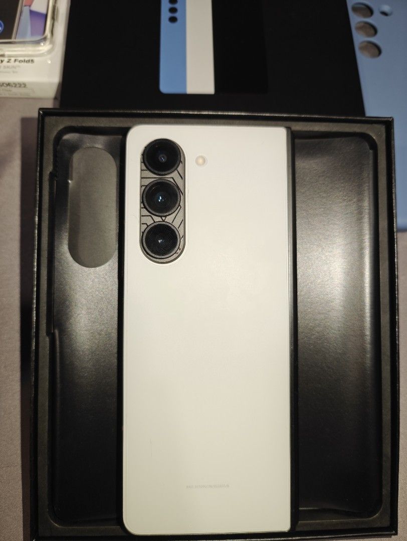 Galaxy Z Fold 5 Cream 1 TB, Mobile Phones & Gadgets, Mobile Phones ...