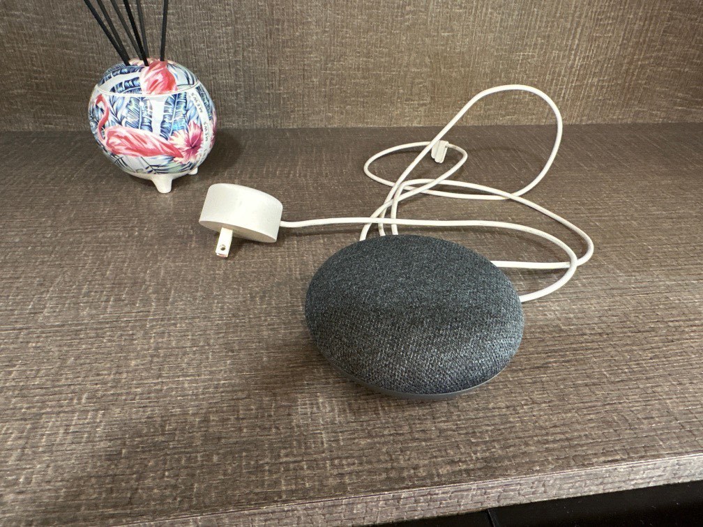 Google Home Mini, Audio, Portable Audio Accessories on Carousell