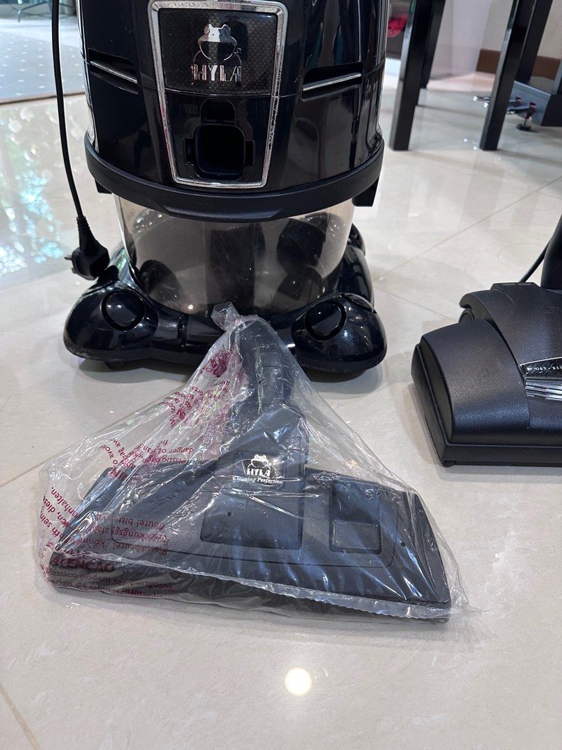 Hyla Vacuum-strong motor and suction, Furniture & Home Living, Cleaning ...