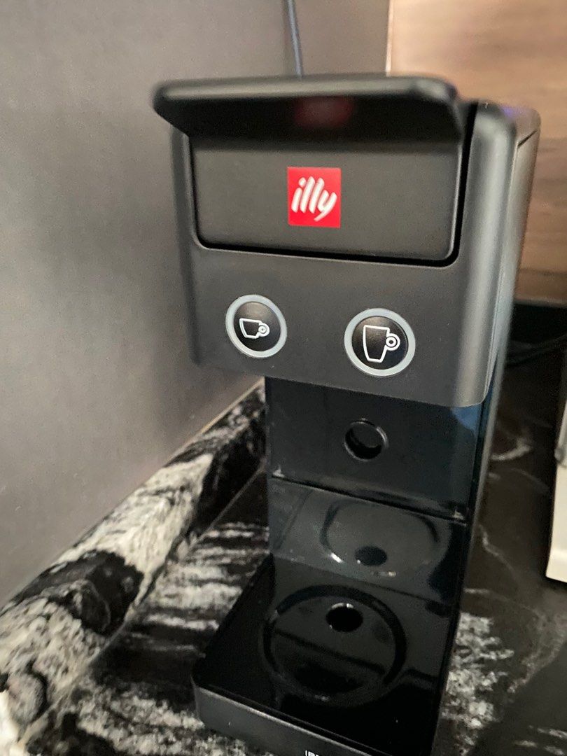 Illy coffee machine, TV & Home Appliances, Kitchen Appliances, Other ...