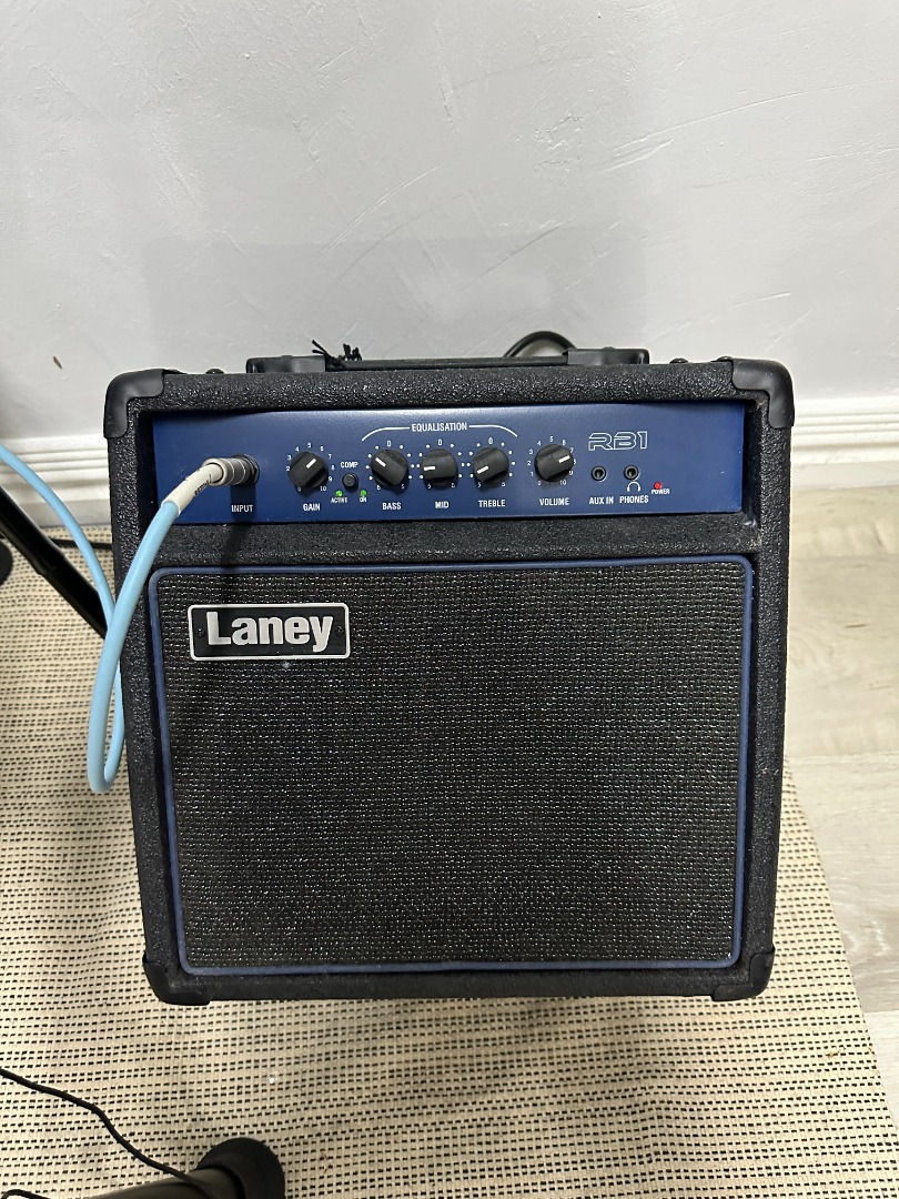 Laney RB1-BL 15 Watts Richter Bass Amplifier, Hobbies & Toys, Music ...