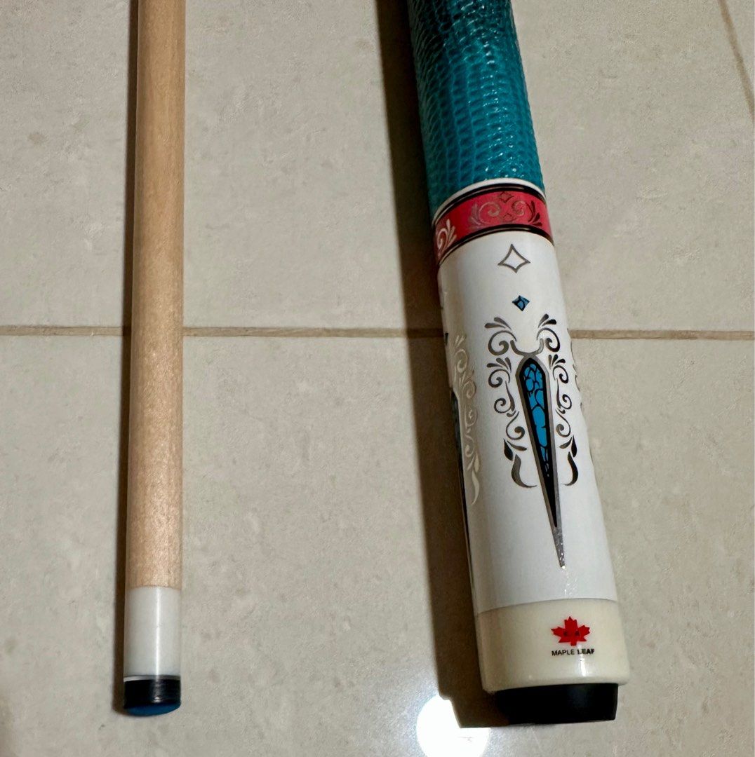 Maple Leaf Pool Cue, Sports Equipment, Other Sports Equipment and ...
