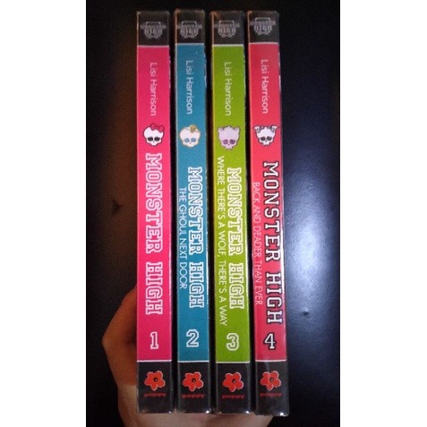 monster high book set (book 1-4) by lisi harrison, Hobbies & Toys ...
