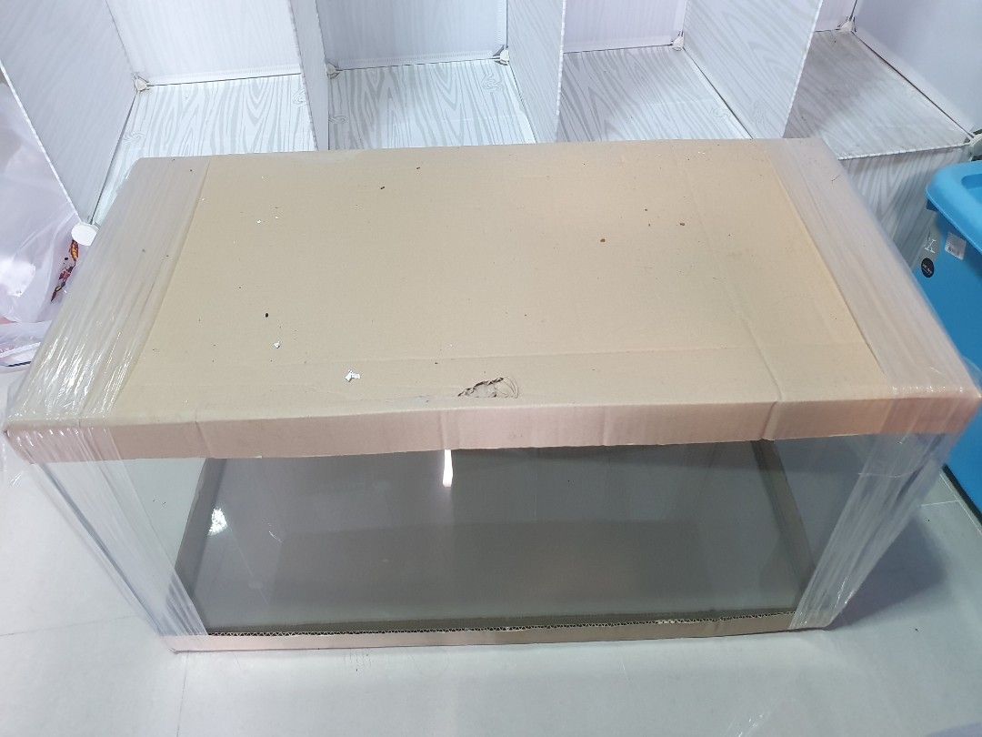 New Fish Tank 90cm, Pet Supplies, Homes & Other Pet Accessories on ...