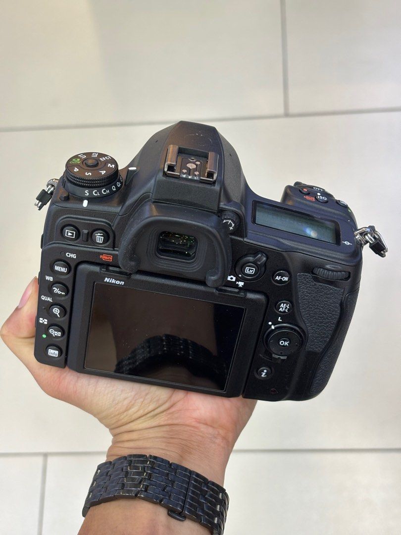 NIKON D780 BODY SHUTTER COUNT 30k, Photography, Cameras on Carousell