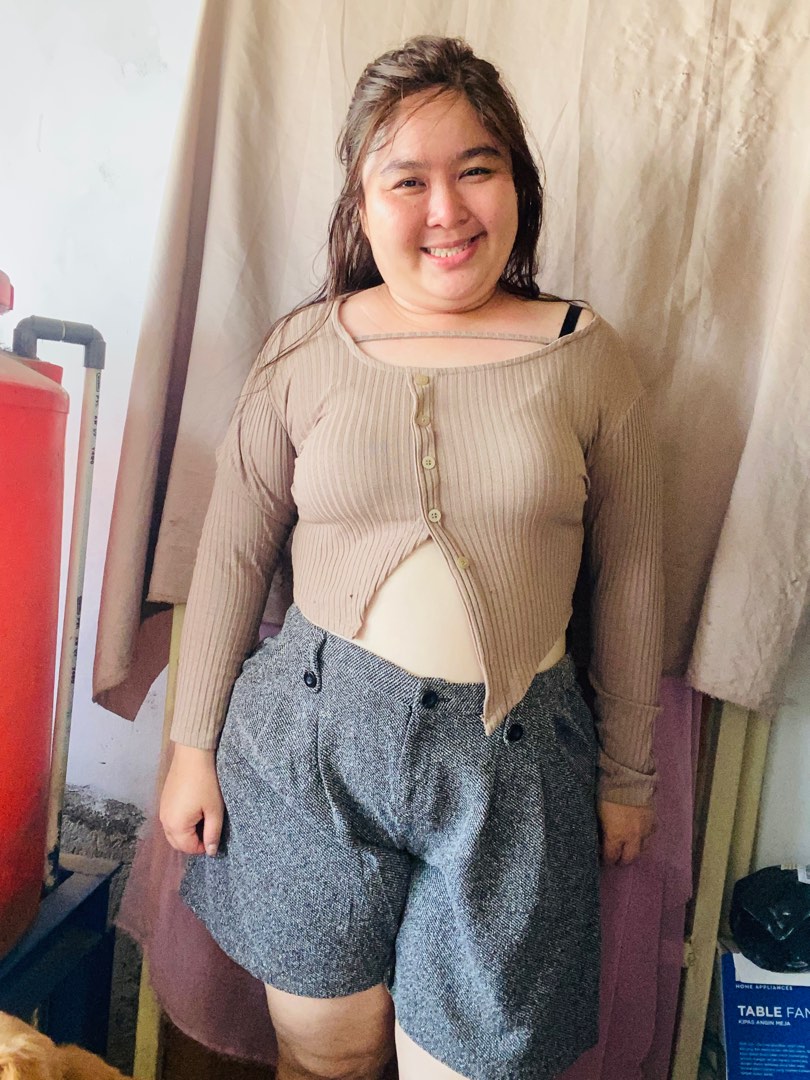 Rib coco crop, Fesyen Wanita, Pakaian Wanita, Atasan di Carousell