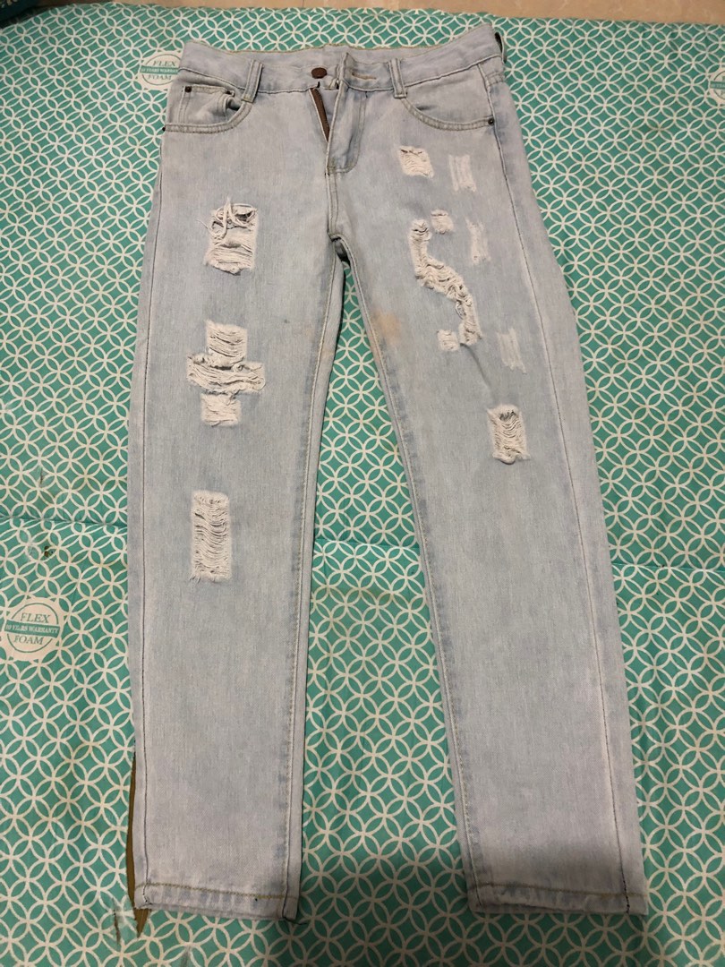 Rip Jeans, Women's Fashion, Bottoms, Jeans on Carousell