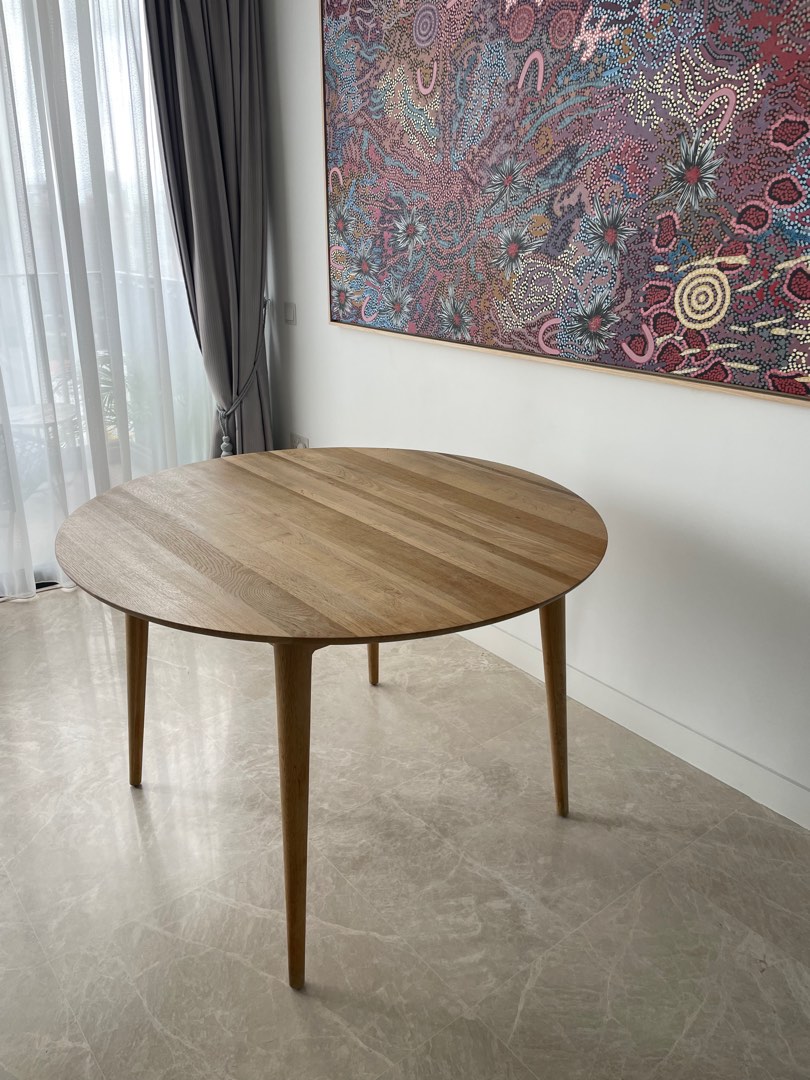 Round solid oak wood dining table by Karpenter from Soul & Tables ...