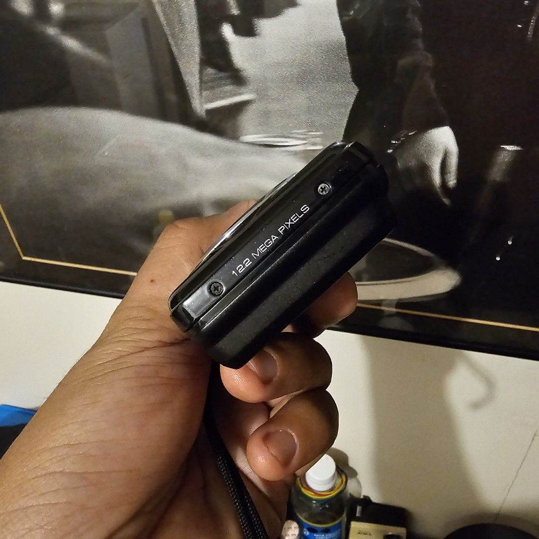 Samsung ES9 12.2 Megapixels, Photography, Cameras on Carousell