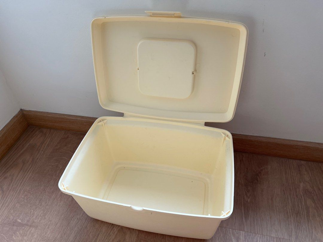 SINGER Sewing Box, Furniture & Home Living, Home Improvement ...