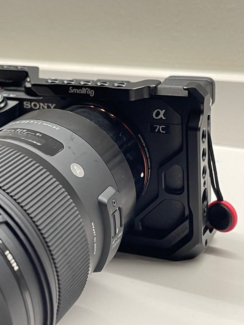 Sony a7c with SmallRig & Sigma 24mm f1.4, Photography, Cameras on Carousell