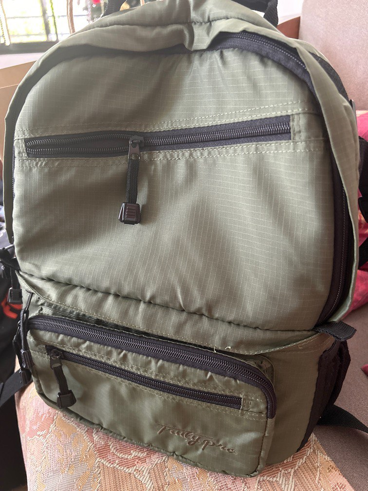 Truly Pro Army backpack 2 compartment camera bag, Men's Fashion, Bags ...