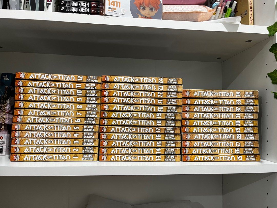 [WTS/LFB] Attack on Titan Complete Manga Set (Volume 18-34), Hobbies ...
