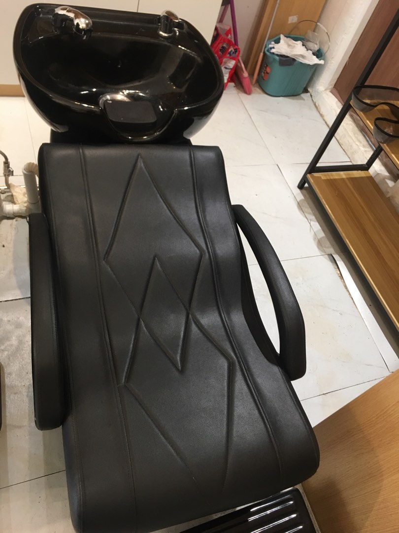 Hair salon washing chair, Beauty & Personal Care, Hair on Carousell