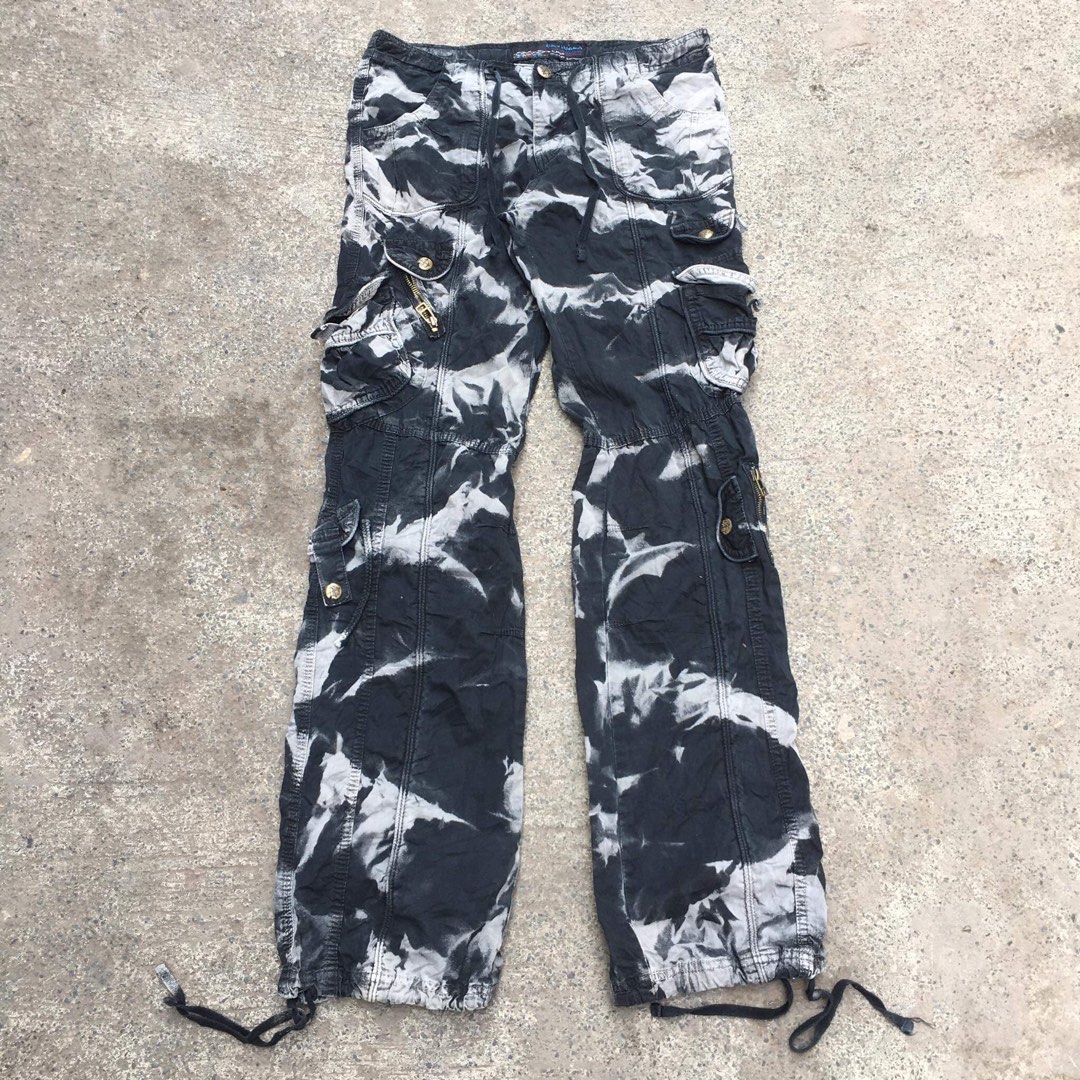 Acid washed cargo Pants, Men's Fashion, Bottoms, Jeans on Carousell