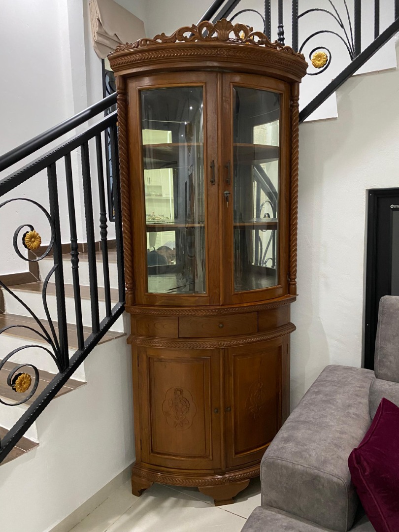 Almari Sudut Jati Ukir / Kabinet Jati sudut / Corner Display Shelf ...