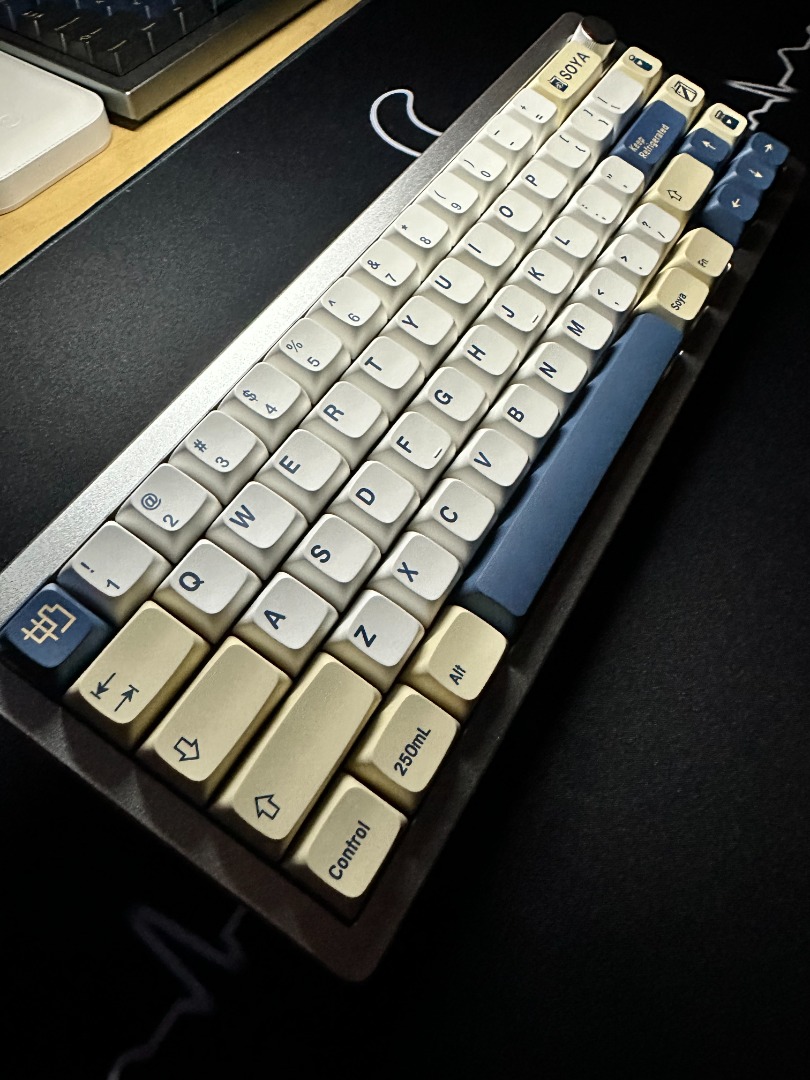 Aluminum Wireless Custom Mechanical Keyboard, Computers & Tech, Parts ...