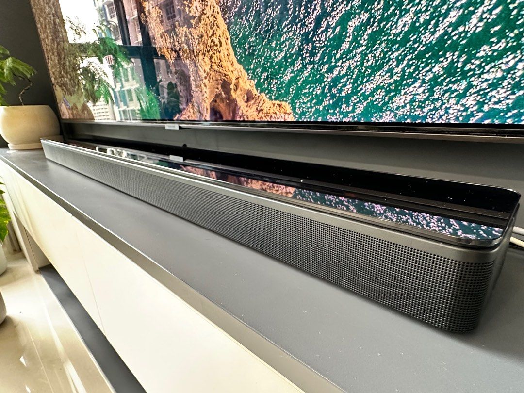 Bose Soundbar 700 + Bose base module 700 + a pair of Bose surround ...