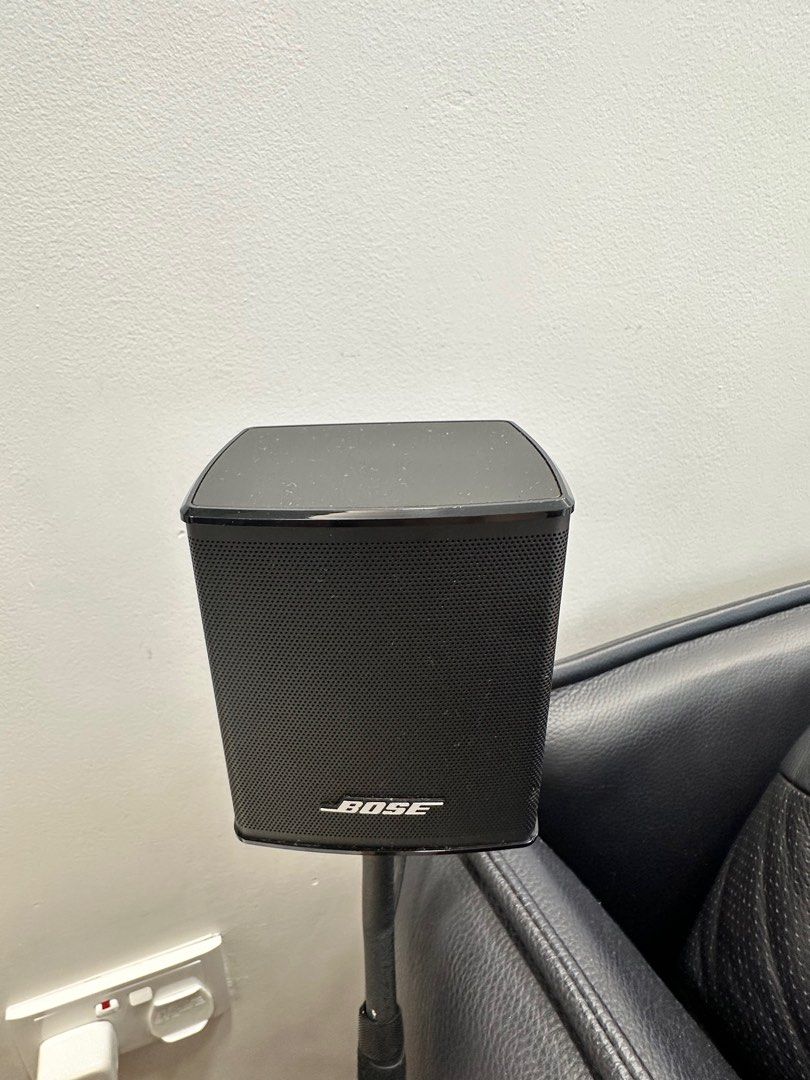 Bose Soundbar 700 + Bose base module 700 + a pair of Bose surround ...